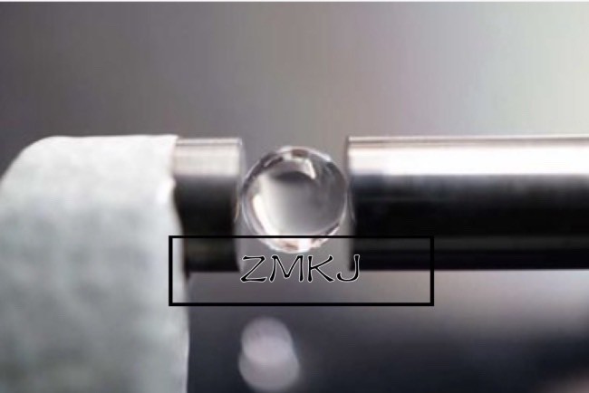 Piezas usables del zafiro, bola de rubíes con características finas de ...